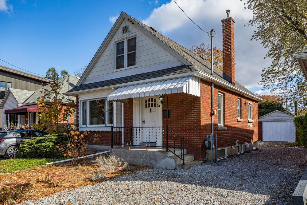 54 Parkside Dr, For Sale in Hamilton - Zoocasa