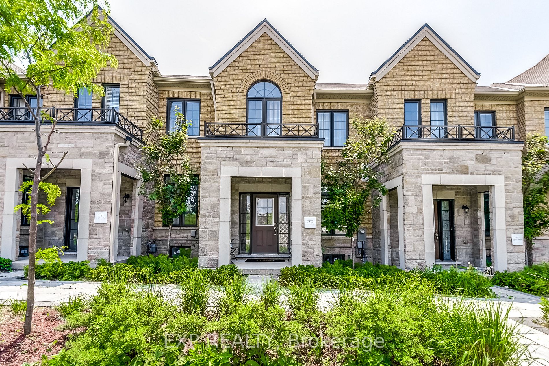 257 Bloomington Rd, Sold in Richmond Hill - Zoocasa